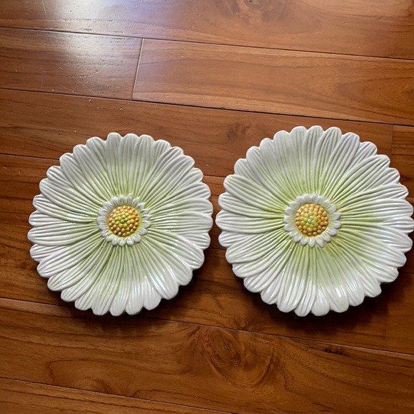 Dining | Floral Plates Set Of 2 Daisy Flower Dishes New | Poshmark